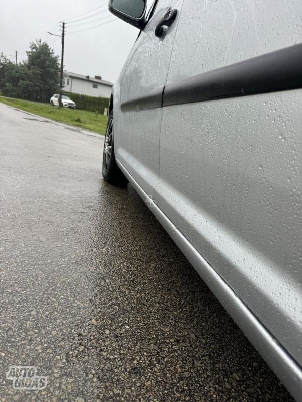Volkswagen Touran 2005 Viļņa, ar dzinēja tilpumu 1.90 L un nobraukumu 320 tūkst. km par 2500 €, foto 6 vietnē AUTOMOTO.COM.LV
