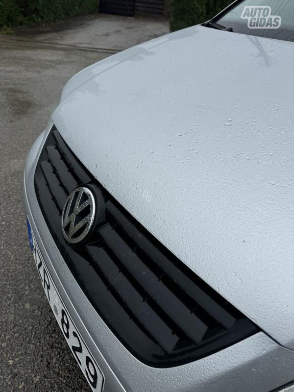 Volkswagen Touran 2005 Viļņa, ar dzinēja tilpumu 1.90 L un nobraukumu 320 tūkst. km par 2500 €, foto 8 vietnē AUTOMOTO.COM.LV