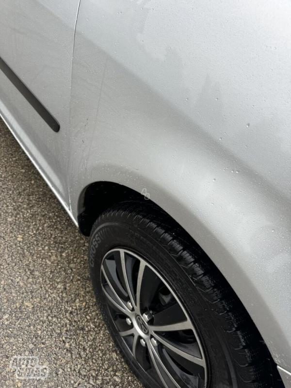 Volkswagen Touran 2005 Viļņa, ar dzinēja tilpumu 1.90 L un nobraukumu 320 tūkst. km par 2500 €, foto 9 vietnē AUTOMOTO.COM.LV
