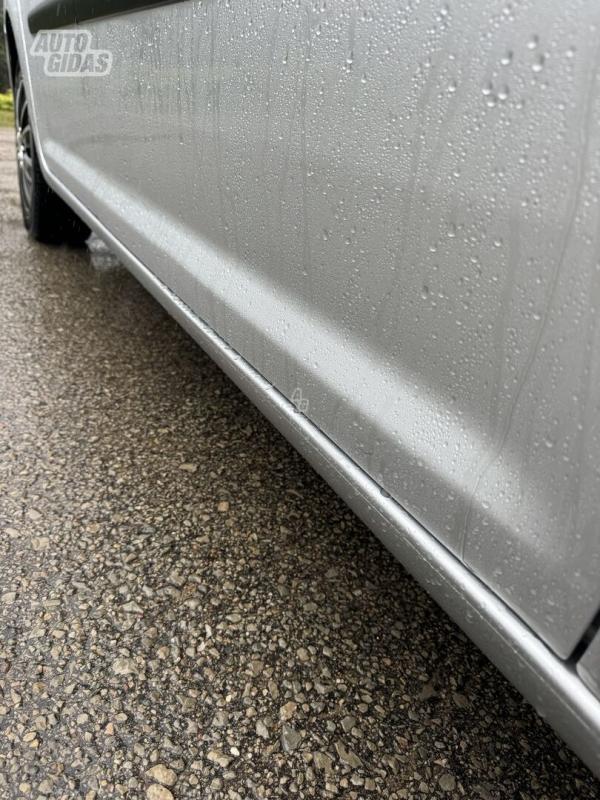 Volkswagen Touran 2005 Viļņa, ar dzinēja tilpumu 1.90 L un nobraukumu 320 tūkst. km par 2500 €, foto 10 vietnē AUTOMOTO.COM.LV