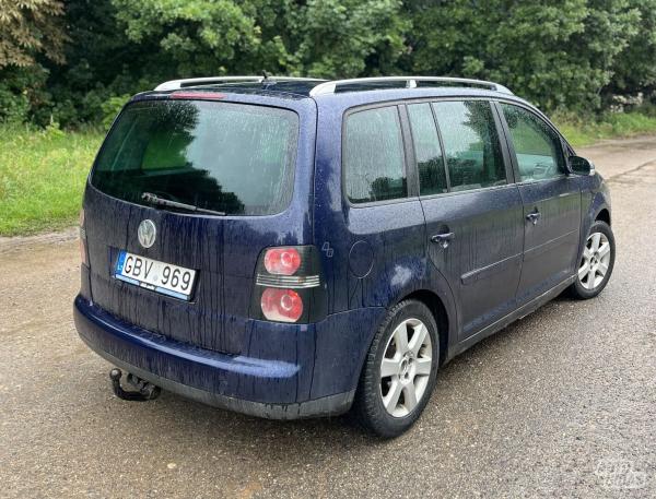 Volkswagen Touran 2005 in Siauliai, with an engine capacity of 2.00 L and mileage of 283 thousand km for 650 €, photo 5 on AUTOMOTO.COM.LV