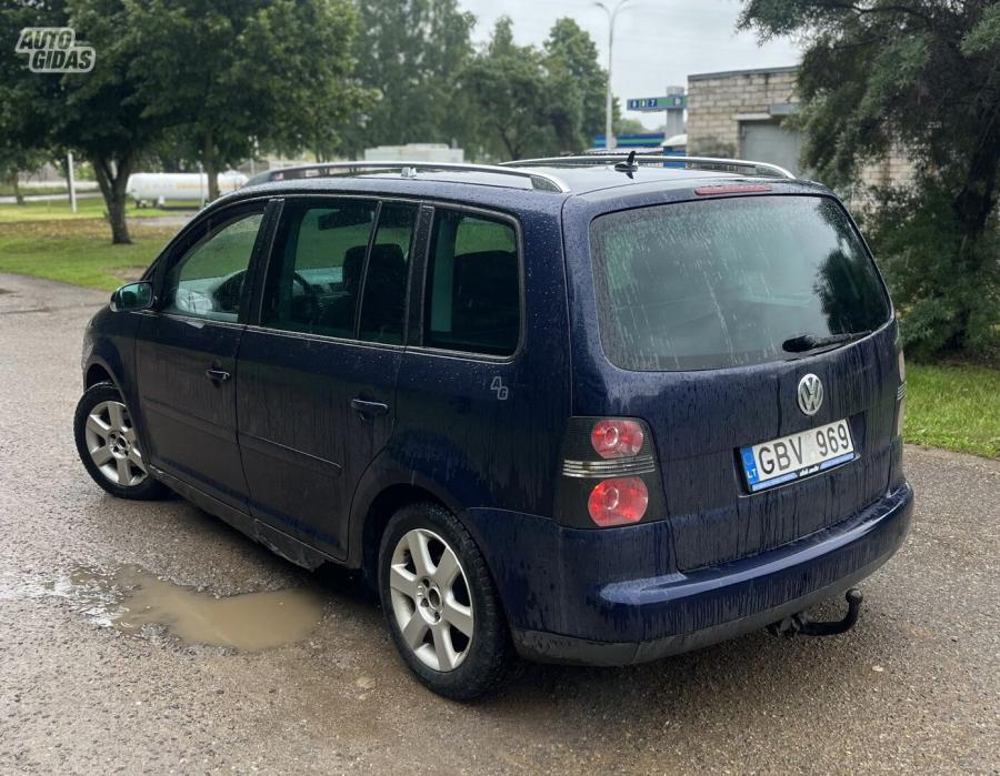 Volkswagen Touran 2005 Šauļi, ar dzinēja tilpumu 2.00 L un nobraukumu 283 tūkst. km par 650 €, foto 7 vietnē AUTOMOTO.COM.LV