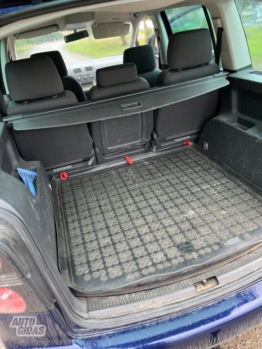 Volkswagen Touran 2005 Šauļi, ar dzinēja tilpumu 2.00 L un nobraukumu 283 tūkst. km par 650 €, foto 13 vietnē AUTOMOTO.COM.LV