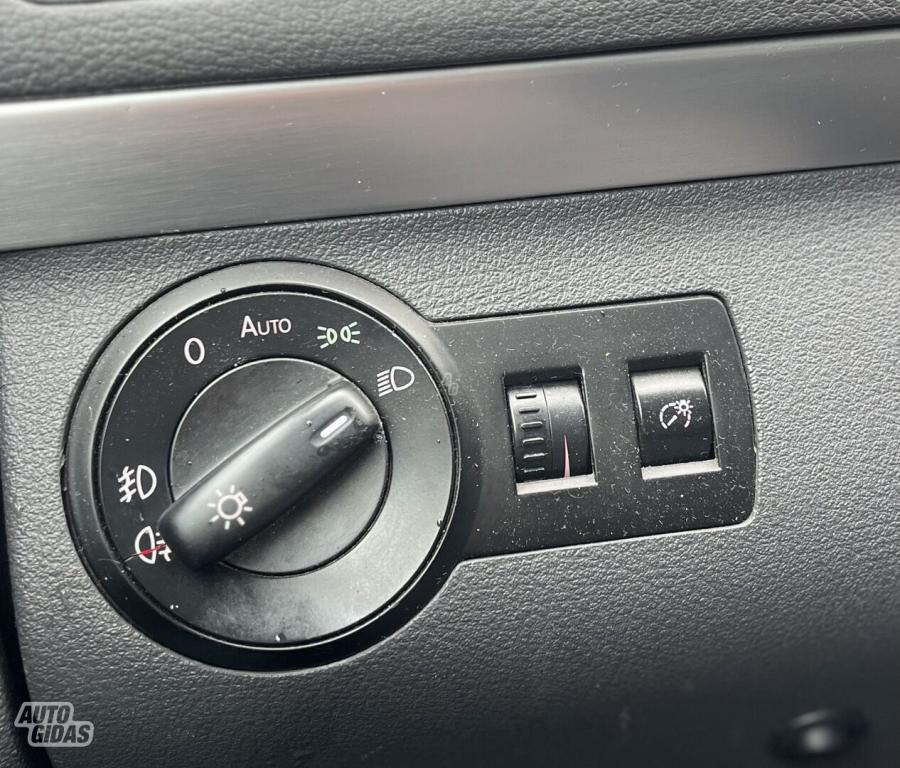 Volkswagen Touran 2005 Šauļi, ar dzinēja tilpumu 2.00 L un nobraukumu 283 tūkst. km par 650 €, foto 16 vietnē AUTOMOTO.COM.LV