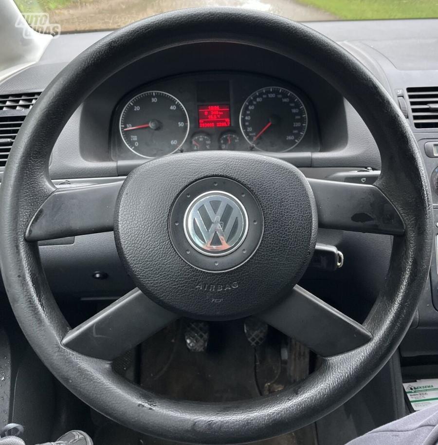 Volkswagen Touran 2005 Šauļi, ar dzinēja tilpumu 2.00 L un nobraukumu 283 tūkst. km par 650 €, foto 17 vietnē AUTOMOTO.COM.LV