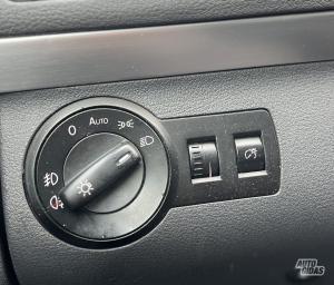 Volkswagen Touran 2005 Šauļi, ar dzinēja tilpumu 2.00 L un nobraukumu 283 tūkst. km par 650 €, foto 28 vietnē AUTOMOTO.COM.LV