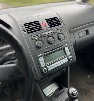 Volkswagen Touran 2005 Šauļi, ar dzinēja tilpumu 2.00 L un nobraukumu 283 tūkst. km par 650 €, foto 29 vietnē AUTOMOTO.COM.LV