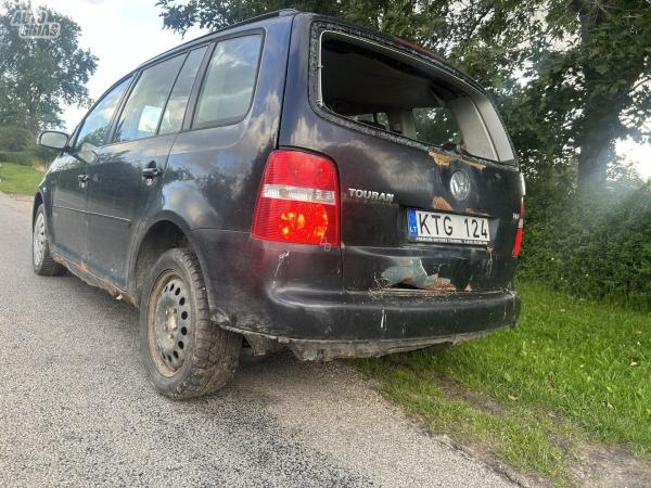 Фольксваген Туран 2005 в Варена, объемом двигателя 1.90 л и пробегом 411 тыс. км за 400 €, фото 4 на AUTOMOTO.COM.LV