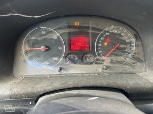 Фольксваген Туран 2005 в Варена, объемом двигателя 1.90 л и пробегом 411 тыс. км за 400 €, фото 10 на AUTOMOTO.COM.LV