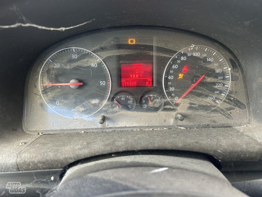 Фольксваген Туран 2005 в Варена, объемом двигателя 1.90 л и пробегом 411 тыс. км за 400 €, фото 10 на AUTOMOTO.COM.LV