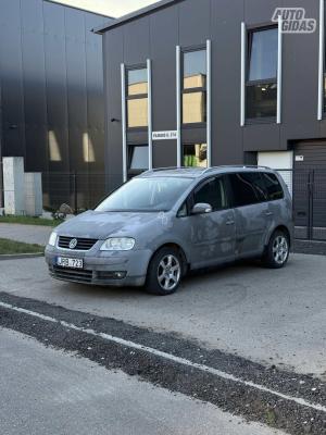 Volkswagen Touran 2005 in Vievis, with an engine capacity of 2.00 L and mileage of 351 thousand km for 1150 €, photo  on AUTOMOTO.COM.LV