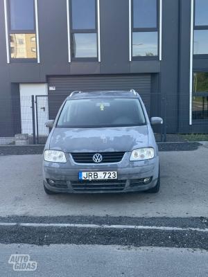 Volkswagen Touran 2005 in Vievis, with an engine capacity of 2.00 L and mileage of 351 thousand km for 1150 €, photo 3 on AUTOMOTO.COM.LV