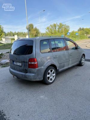 Volkswagen Touran 2005 in Vievis, with an engine capacity of 2.00 L and mileage of 351 thousand km for 1150 €, photo 5 on AUTOMOTO.COM.LV