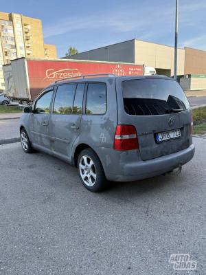 Volkswagen Touran 2005 in Vievis, with an engine capacity of 2.00 L and mileage of 351 thousand km for 1150 €, photo 7 on AUTOMOTO.COM.LV