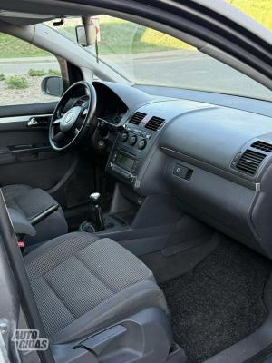 Volkswagen Touran 2005 in Vievis, with an engine capacity of 2.00 L and mileage of 351 thousand km for 1150 €, photo 9 on AUTOMOTO.COM.LV