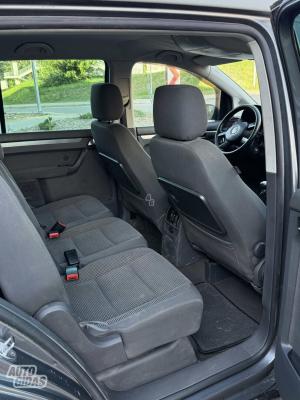 Volkswagen Touran 2005 in Vievis, with an engine capacity of 2.00 L and mileage of 351 thousand km for 1150 €, photo 11 on AUTOMOTO.COM.LV