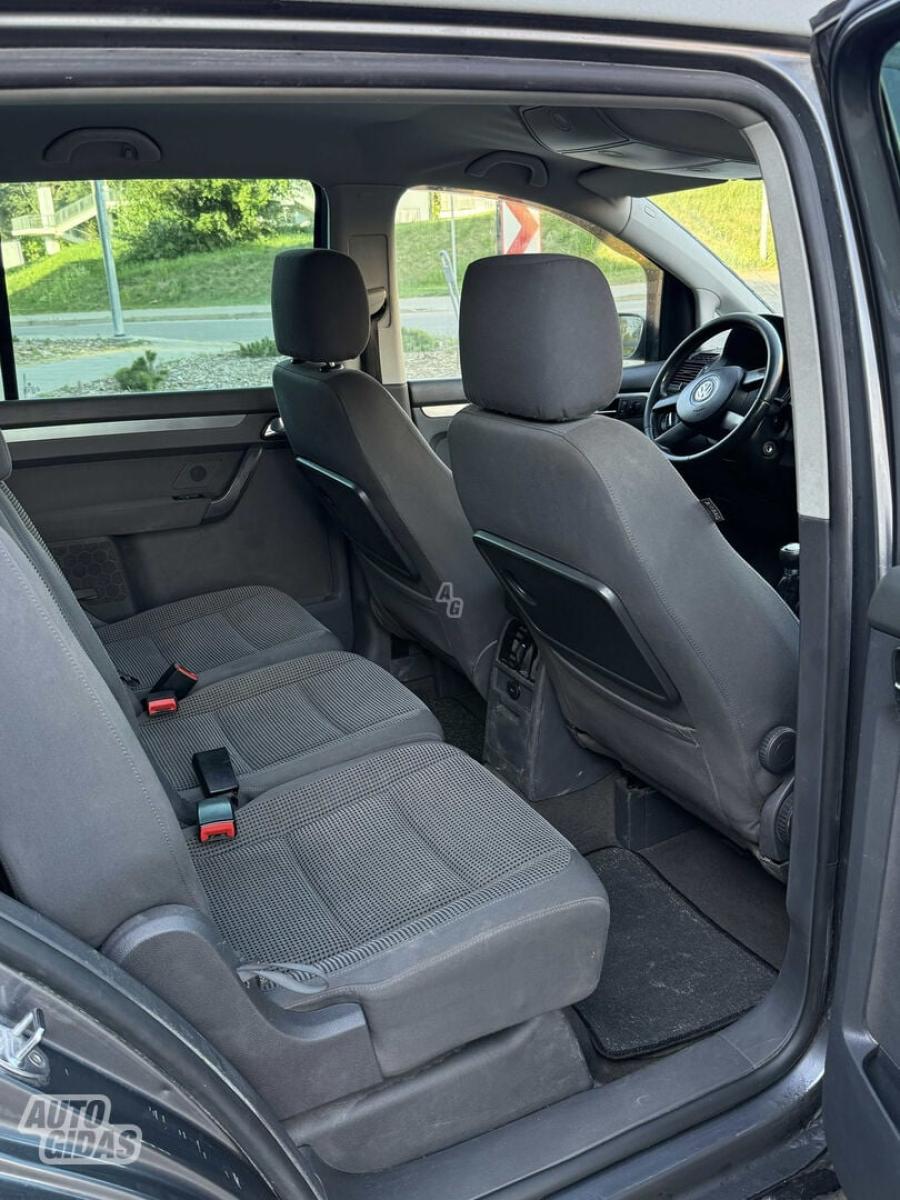 Volkswagen Touran 2005 in Vievis, with an engine capacity of 2.00 L and mileage of 351 thousand km for 1150 €, photo 11 on AUTOMOTO.COM.LV