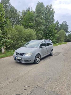 Volkswagen Touran 2005 in Vievis, with an engine capacity of 2.00 L and mileage of 351 thousand km for 1150 €, photo 3 on AUTOMOTO.COM.LV