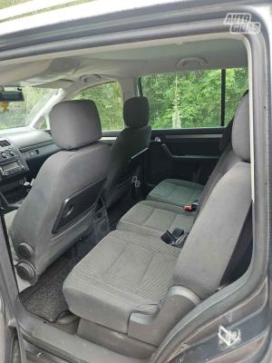 Volkswagen Touran 2005 in Vievis, with an engine capacity of 2.00 L and mileage of 351 thousand km for 1150 €, photo 12 on AUTOMOTO.COM.LV