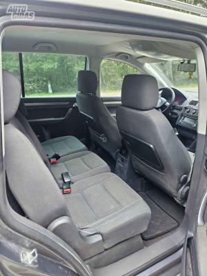 Volkswagen Touran 2005 in Vievis, with an engine capacity of 2.00 L and mileage of 351 thousand km for 1150 €, photo 13 on AUTOMOTO.COM.LV