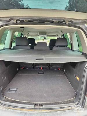 Volkswagen Touran 2005 in Vievis, with an engine capacity of 2.00 L and mileage of 351 thousand km for 1150 €, photo 14 on AUTOMOTO.COM.LV