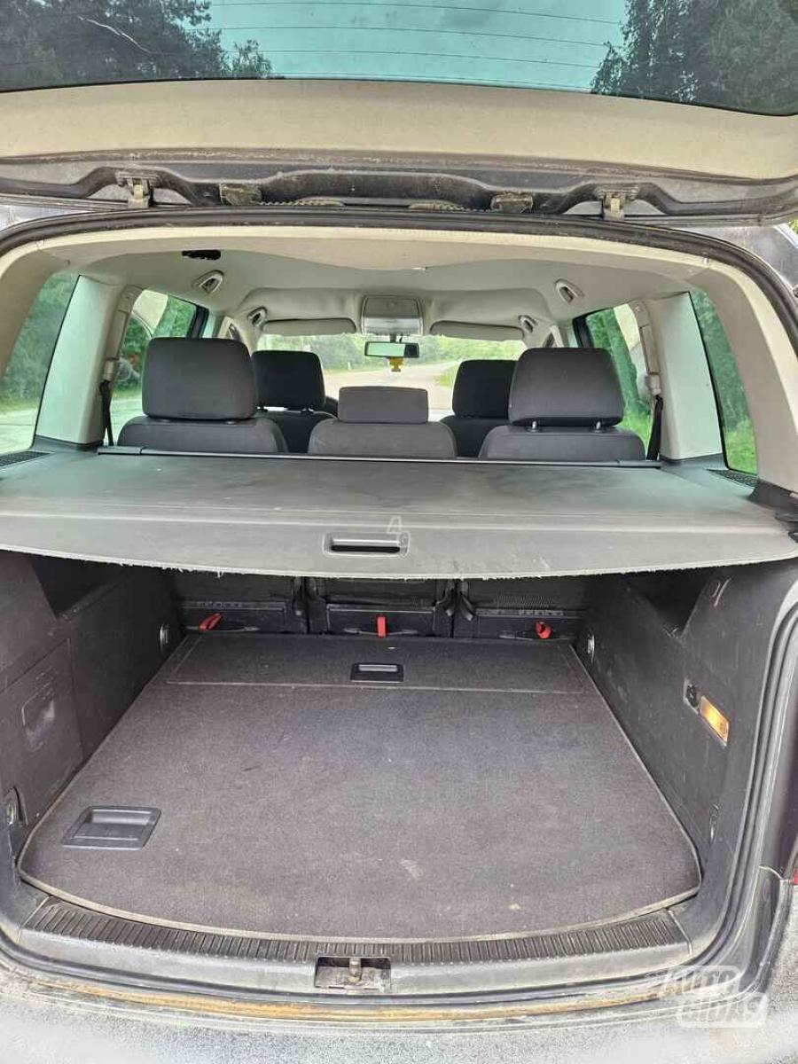 Volkswagen Touran 2005 in Vievis, with an engine capacity of 2.00 L and mileage of 351 thousand km for 1150 €, photo 14 on AUTOMOTO.COM.LV