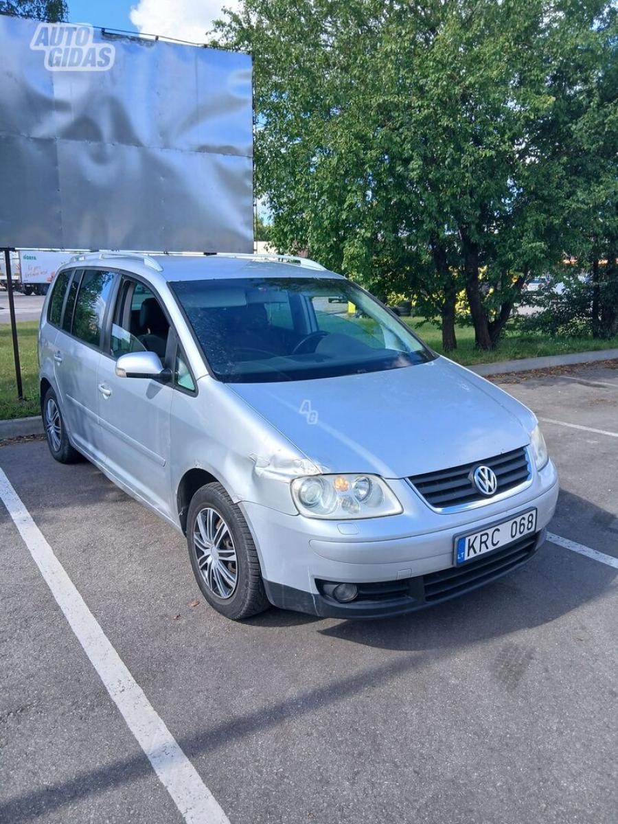 Volkswagen Touran 2005 Jonava, ar dzinēja tilpumu 1.90 L un nobraukumu 400 tūkst. km par 650 €, foto 4 vietnē AUTOMOTO.COM.LV