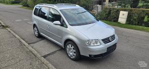 Volkswagen Touran 2005 in Vilnius, with an engine capacity of 2.00 L and mileage of 315 thousand km for 999 €, photo  on AUTOMOTO.COM.LV