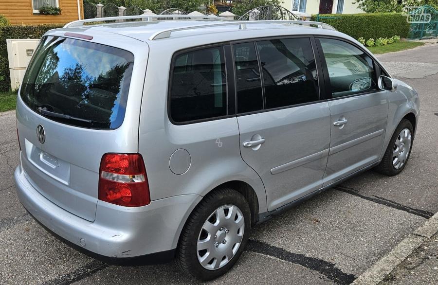 Volkswagen Touran 2005 Viļņa, ar dzinēja tilpumu 2.00 L un nobraukumu 315 tūkst. km par 999 €, foto 4 vietnē AUTOMOTO.COM.LV