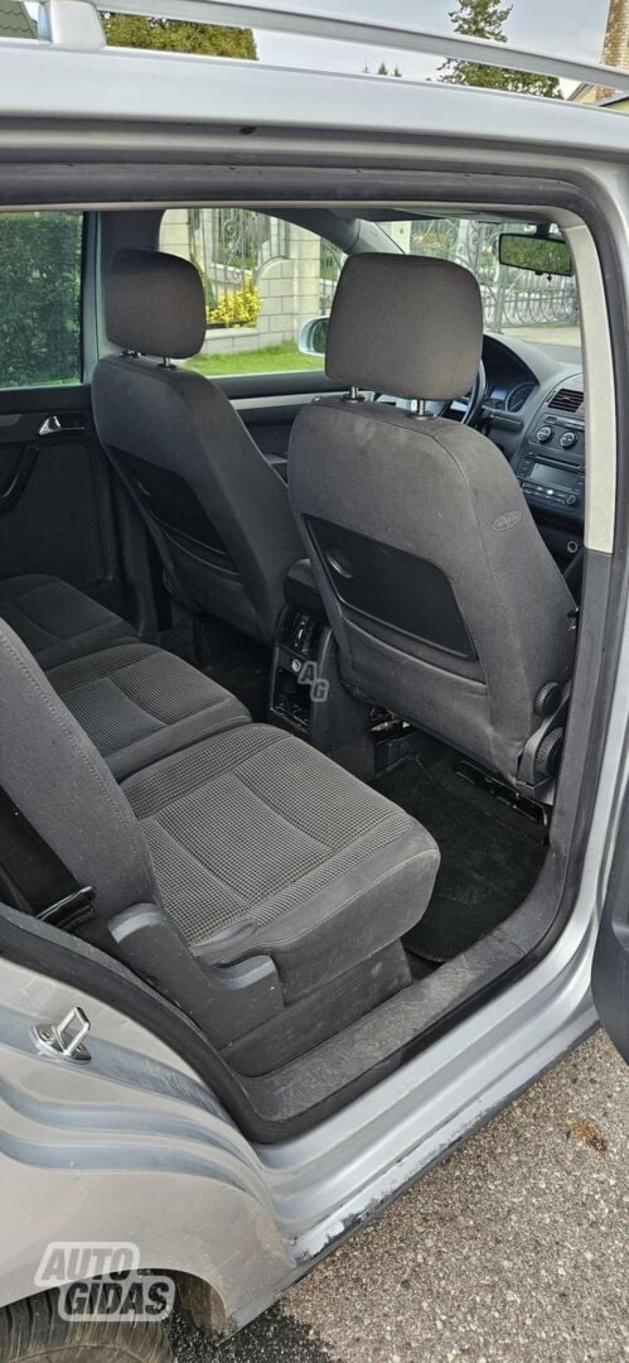 Volkswagen Touran 2005 Viļņa, ar dzinēja tilpumu 2.00 L un nobraukumu 315 tūkst. km par 999 €, foto 8 vietnē AUTOMOTO.COM.LV