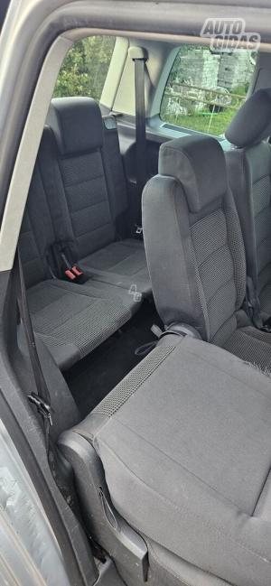 Volkswagen Touran 2005 Viļņa, ar dzinēja tilpumu 2.00 L un nobraukumu 315 tūkst. km par 999 €, foto 9 vietnē AUTOMOTO.COM.LV