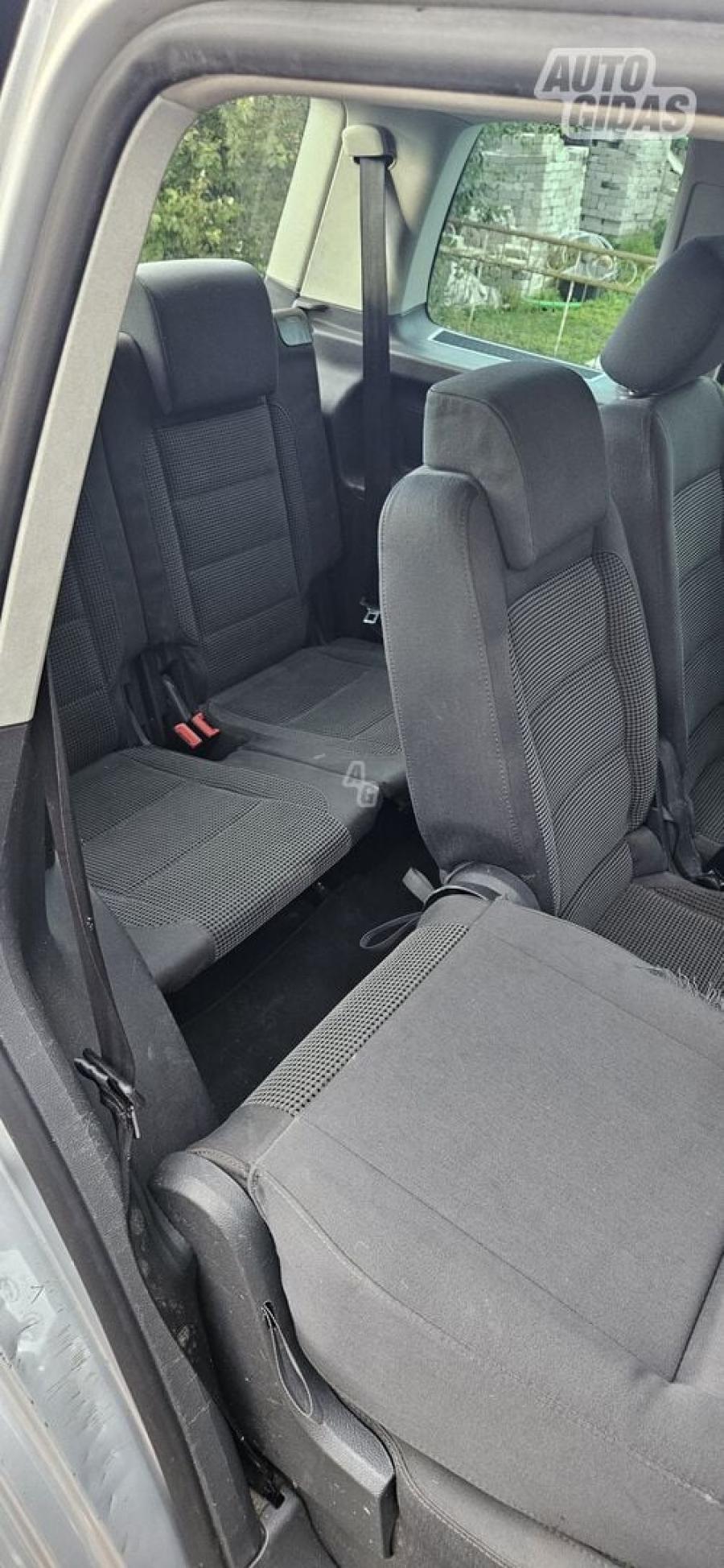 Volkswagen Touran 2005 Viļņa, ar dzinēja tilpumu 2.00 L un nobraukumu 315 tūkst. km par 999 €, foto 9 vietnē AUTOMOTO.COM.LV