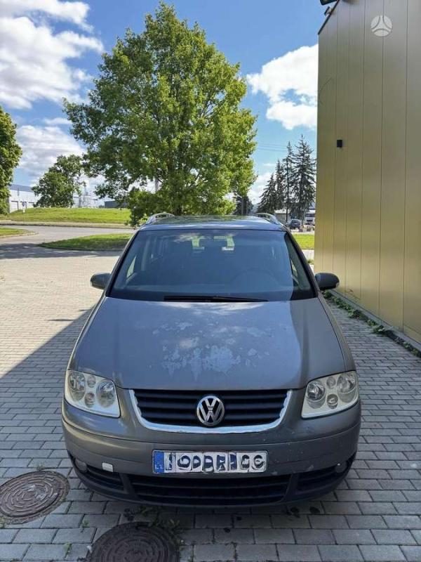 Фольксваген Туран 2005 в Каунас на AUTOMOTO.COM.LV Фольксваген Туран 2005 в Каунас, объемом двигателя 1.97 л и пробегом 298 тыс. км за 1600 €, фото 4 на AUTOMOTO.COM.LV