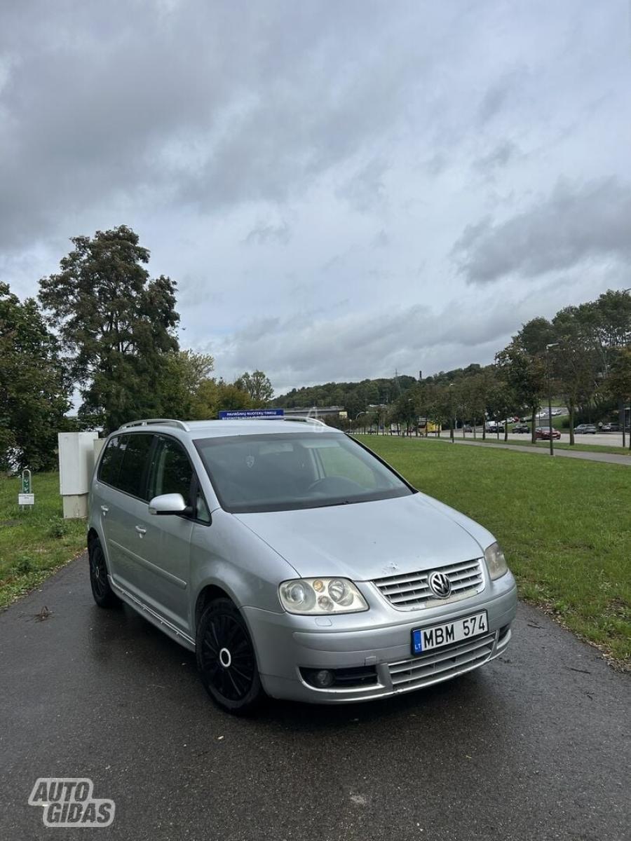 Volkswagen Touran 2005 in Kaunas, with an engine capacity of 2.00 L and mileage of 369 thousand km for 730 €, photo 3 on AUTOMOTO.COM.LV