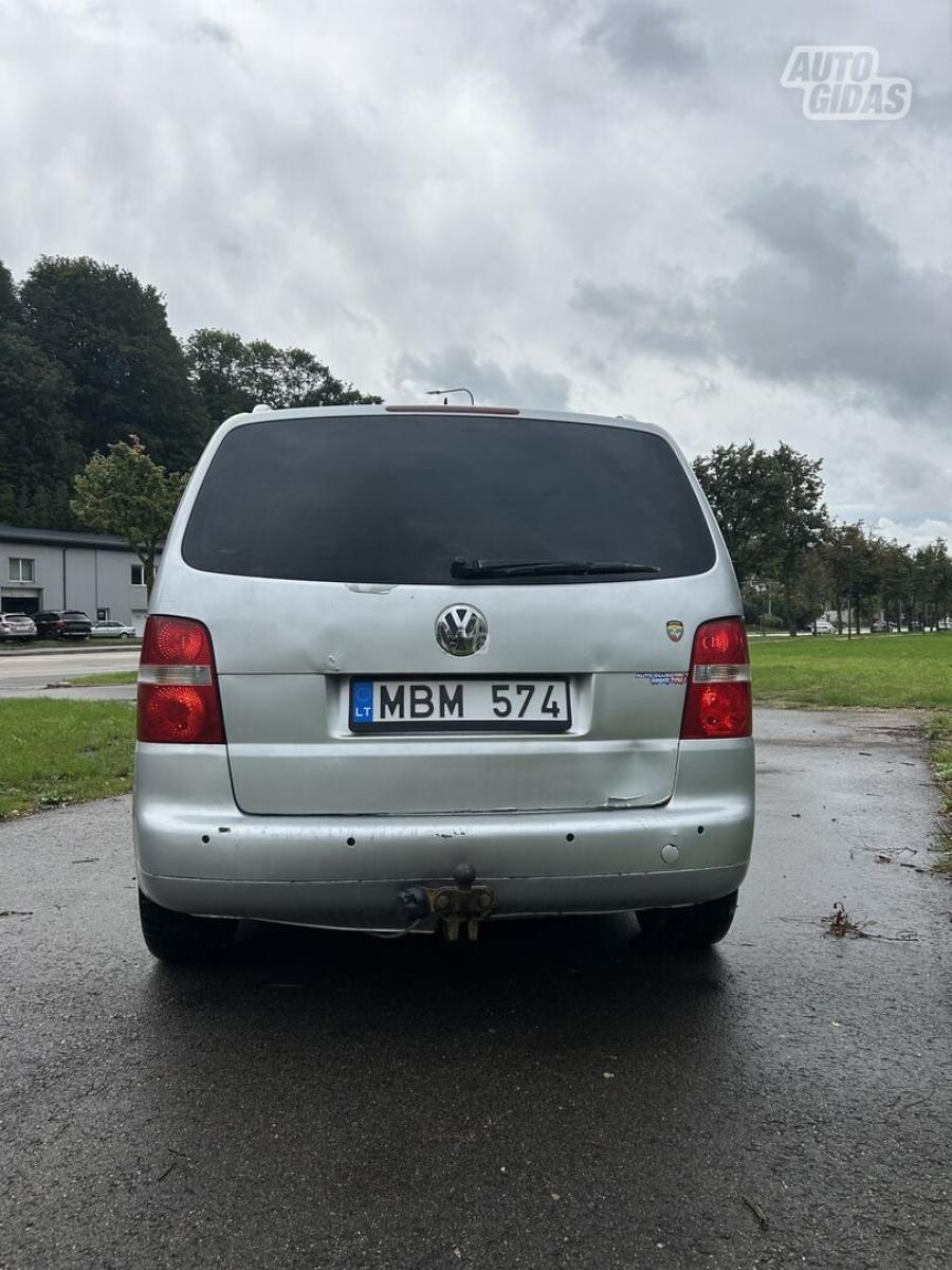 Volkswagen Touran 2005 in Kaunas, with an engine capacity of 2.00 L and mileage of 369 thousand km for 730 €, photo 5 on AUTOMOTO.COM.LV