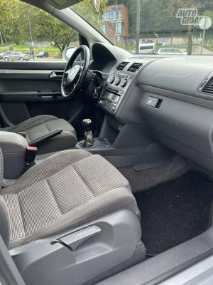 Volkswagen Touran 2005 in Kaunas, with an engine capacity of 2.00 L and mileage of 369 thousand km for 730 €, photo 9 on AUTOMOTO.COM.LV