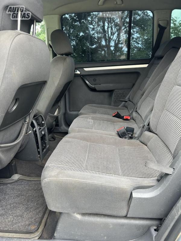 Volkswagen Touran 2005 Kauņa vietnē Volkswagen Touran 2005 Kauņa, ar dzinēja tilpumu 2.00 L un nobraukumu 369 tūkst. km par 730 €, foto 10 vietnē AUTOMOTO.COM.LV