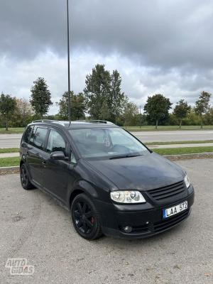 Volkswagen Touran 2005 in Kaunas, with an engine capacity of 1.90 L and mileage of 349 thousand km for 1000 €, photo 1 on AUTOMOTO.COM.LV