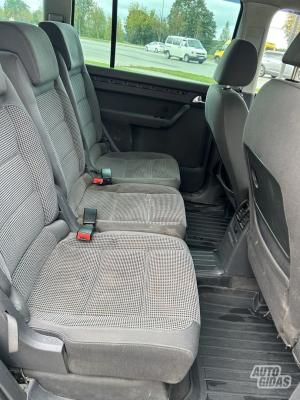 Volkswagen Touran 2005 in Kaunas, with an engine capacity of 1.90 L and mileage of 349 thousand km for 1000 €, photo 13 on AUTOMOTO.COM.LV