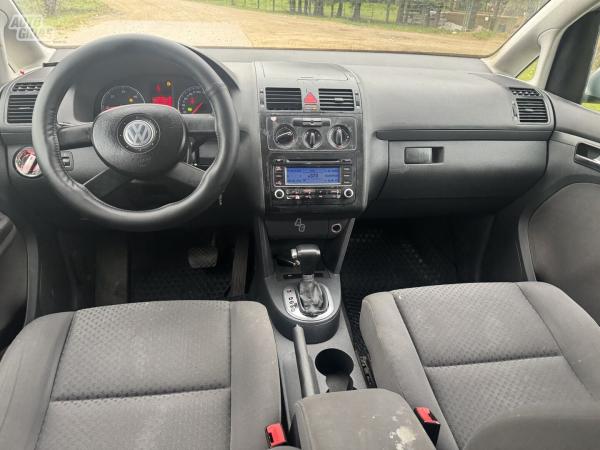 Volkswagen Touran 2005 in Vilnius, with an engine capacity of 1.90 L and mileage of 259 thousand km for 1499 €, photo 11 on AUTOMOTO.COM.LV