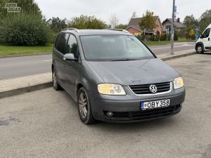 Volkswagen Touran 2005 in Vilnius, with an engine capacity of 2.00 L and mileage of 320 thousand km for 1000 €, photo  on AUTOMOTO.COM.LV