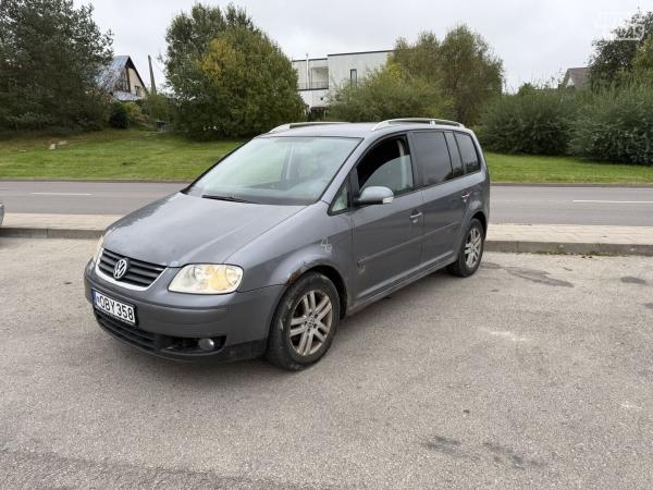 Volkswagen Touran 2005 Viļņa, ar dzinēja tilpumu 2.00 L un nobraukumu 320 tūkst. km par 1000 €, foto 3 vietnē AUTOMOTO.COM.LV