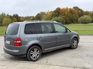 Volkswagen Touran 2005 Viļņa, ar dzinēja tilpumu 2.00 L un nobraukumu 320 tūkst. km par 1000 €, foto 4 vietnē AUTOMOTO.COM.LV