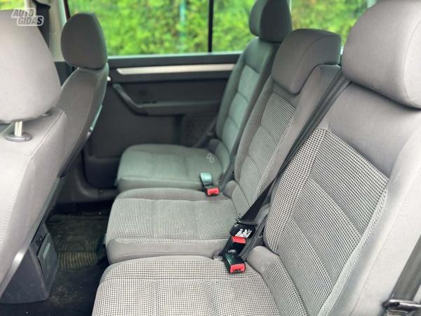 Volkswagen Touran 2005 in Kaunas, with an engine capacity of 2.00 L and mileage of 322 thousand km for 840 €, photo 10 on AUTOMOTO.COM.LV