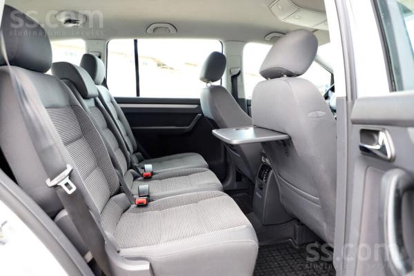 Volkswagen Touran 2006 Tukums, ar dzinēja tilpumu 1.90 L un nobraukumu 0 tūkst. km par 1750 €, foto 9 vietnē AUTOMOTO.COM.LV