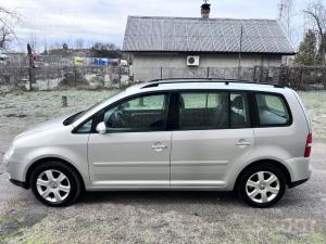 Volkswagen Touran 2006 Daugavpils, ar dzinēja tilpumu 1.90 L un nobraukumu 281 tūkst. km par 2849 €, foto 5 vietnē AUTOMOTO.COM.LV