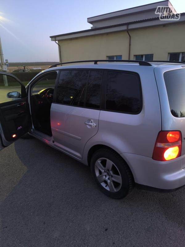 Volkswagen Touran 2006 Alīta, ar dzinēja tilpumu 1.90 L un nobraukumu 415 tūkst. km par 1500 €, foto 8 vietnē AUTOMOTO.COM.LV