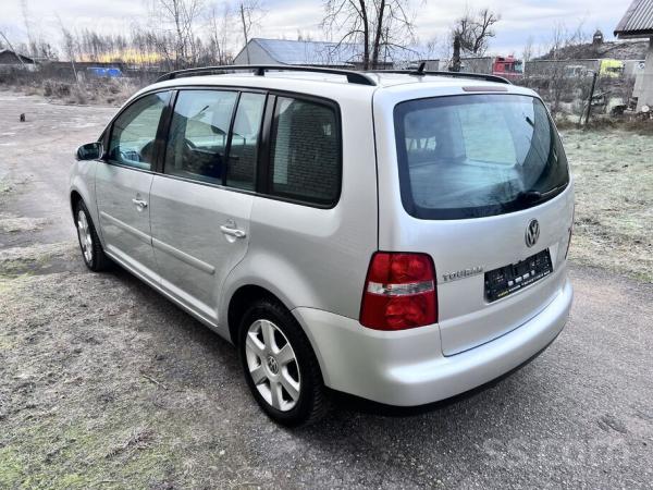 Volkswagen Touran 2006 in Daugavpils, with an engine capacity of 1.90 L and mileage of 281 thousand km for 2849 €, photo 3 on AUTOMOTO.COM.LV
