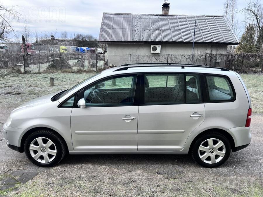 Volkswagen Touran 2006 Daugavpils, ar dzinēja tilpumu 1.90 L un nobraukumu 281 tūkst. km par 2849 €, foto 5 vietnē AUTOMOTO.COM.LV