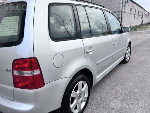 Volkswagen Touran 2006 Daugavpils, ar dzinēja tilpumu 1.90 L un nobraukumu 281 tūkst. km par 2849 €, foto 12 vietnē AUTOMOTO.COM.LV